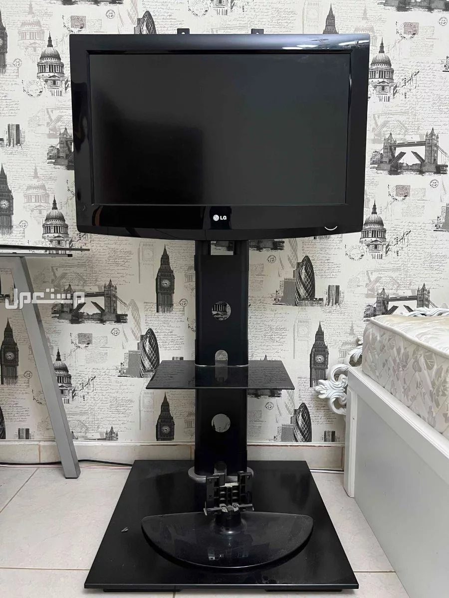 تلفيزيون 32LG للبيع في الرياض بسعر 350 ريال سعودي - مستعمل
